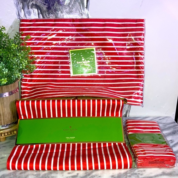 kate spade | Dining | New Kate Spade Harbour Drive Table Linen Set ...